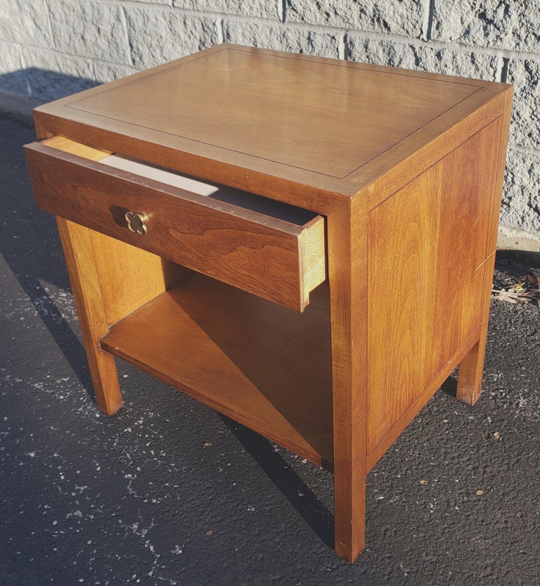 Mid-Century Modern Henredon Walnut Bedside Tables Nightstands, A Pair ...