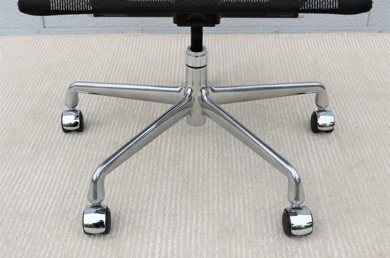 Mid-Century Modern Herman Miller Eames Aluminum Group Black Mesh ...