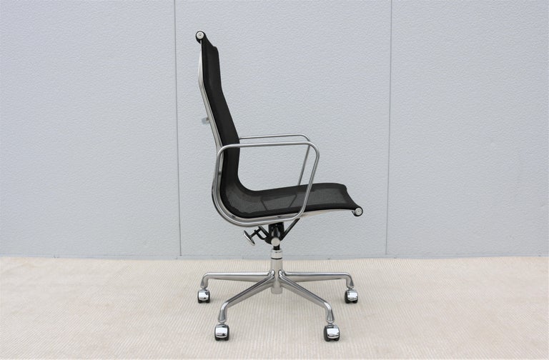 Mid-Century Modern Herman Miller Eames Aluminum Group Black Mesh ...