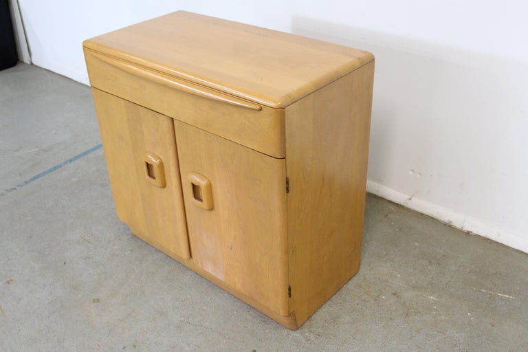 Mid-Century Modern Heywood Wakefield Champagne Two Door Server at 1stDibs