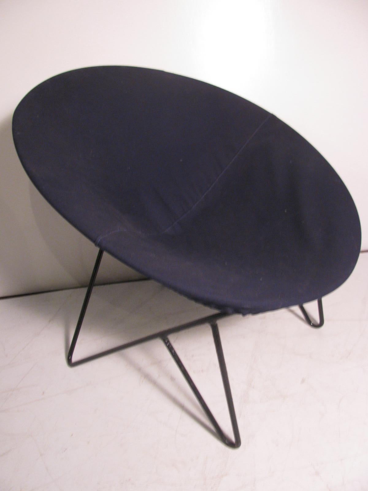 Mid-Century Modern Iron Hoop Lounge Chair, circa 1955 For Sale at 1stDibs
