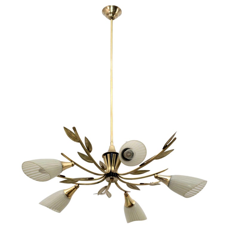 Lustre italien moderne en laiton et verre du milieu du siècle dernier ...
