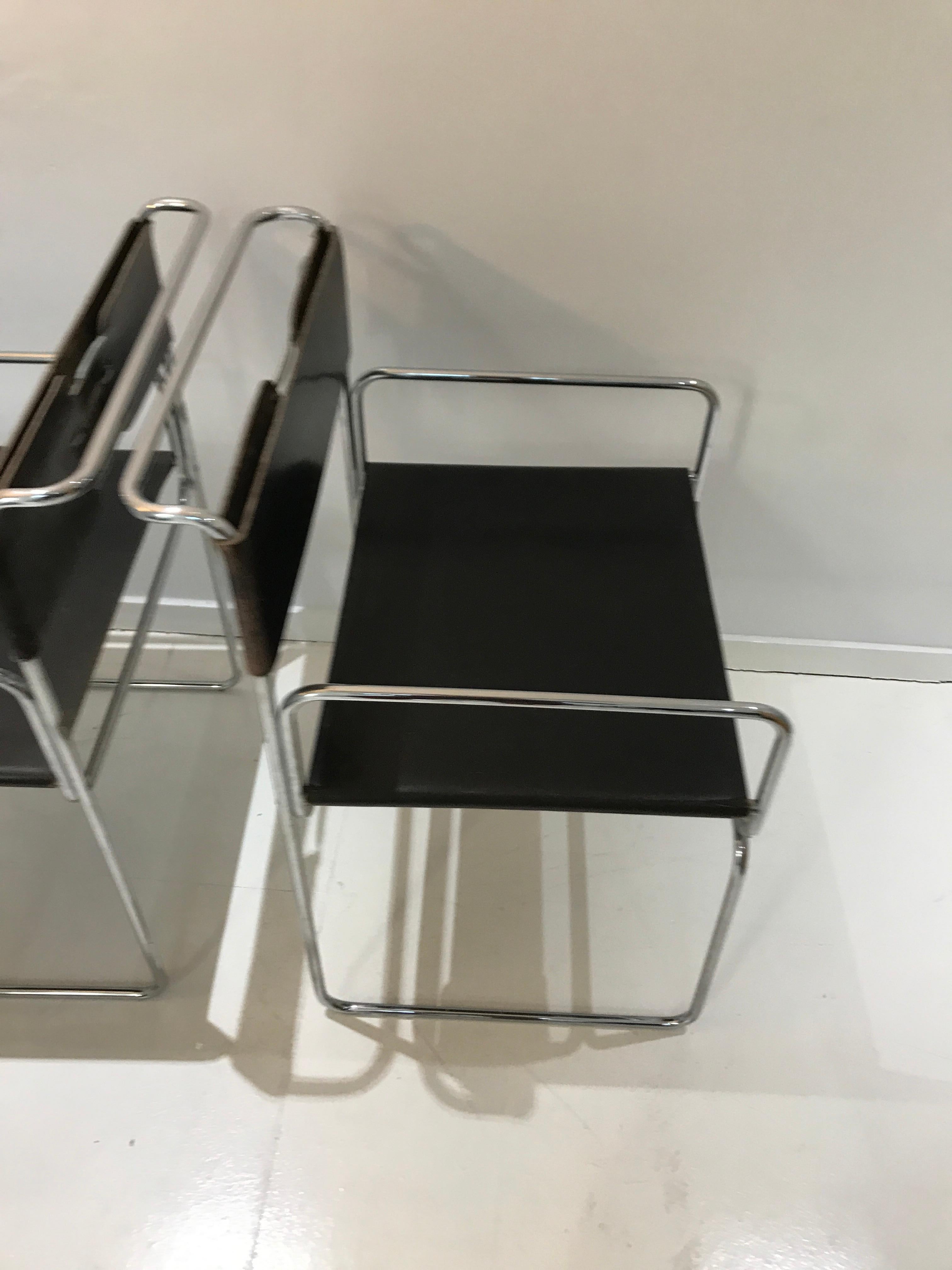 Mid-Century Modern Italian leather chairs by Giovanni Carini for ...