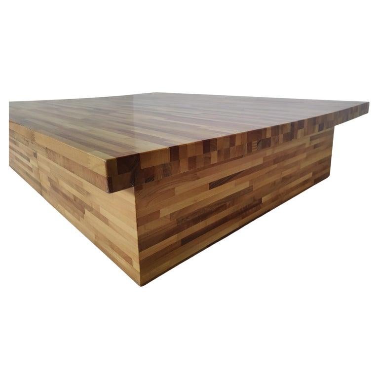 Mid-Century Modern Italian Wooden Coffee Table For Sale at 1stDibs