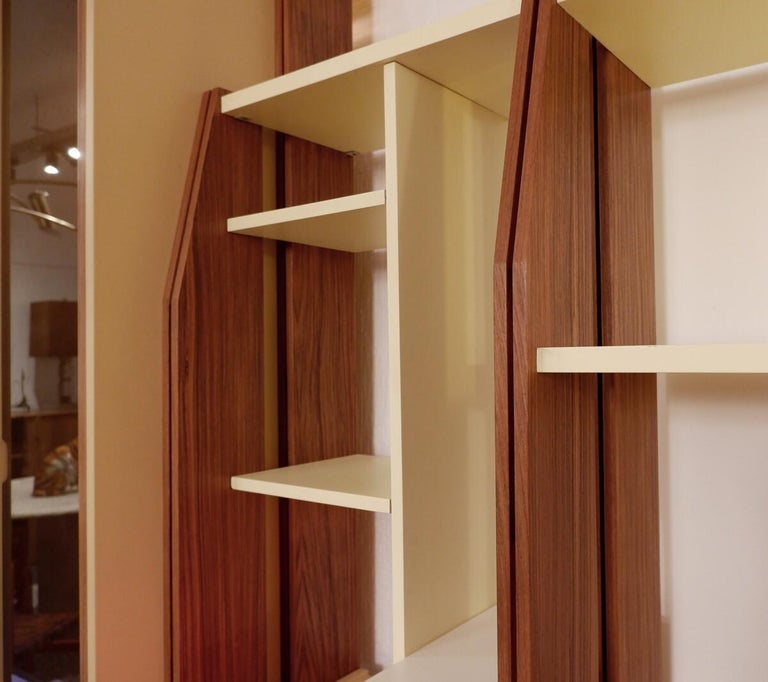 Mid-Century Modern Italian Wooden Shelf, 1960s For Sale at 1stDibs