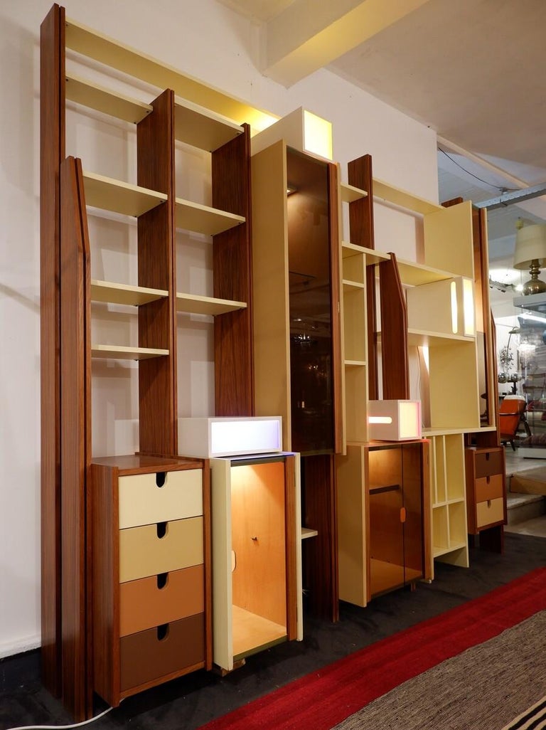 Mid-Century Modern Italian Wooden Shelf, 1960s For Sale at 1stDibs