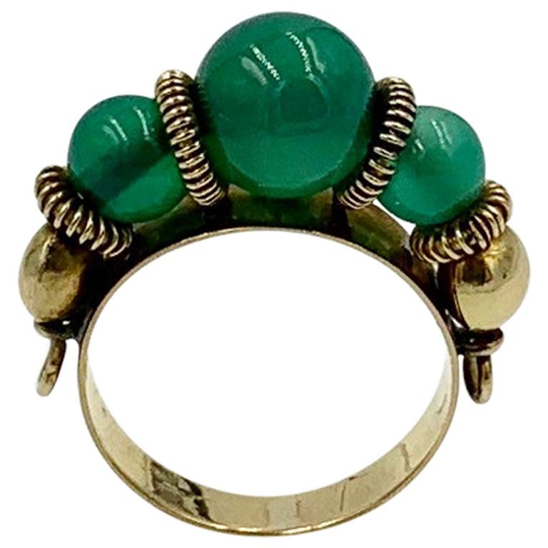 Mid-Century Modern Jade 18 Karat Gold Ring Moghul Style Bead at 1stDibs
