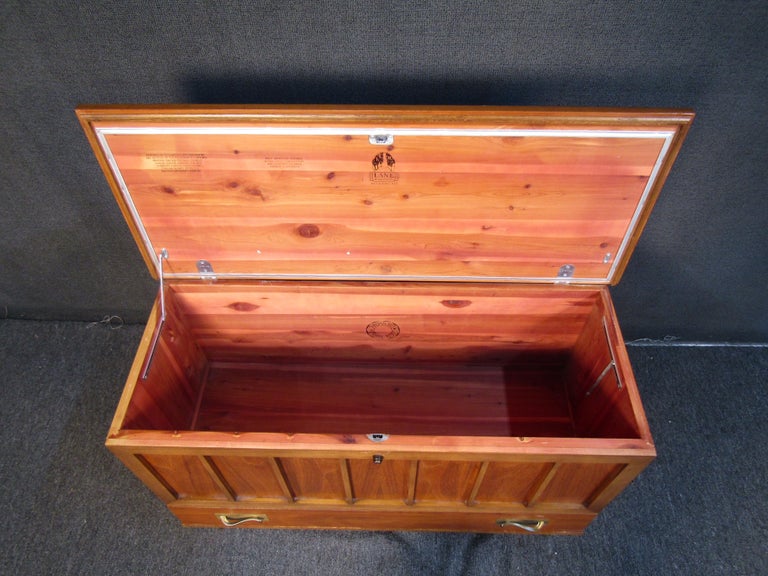 Mid-Century Modern Lane Cedar Chest For Sale at 1stDibs
