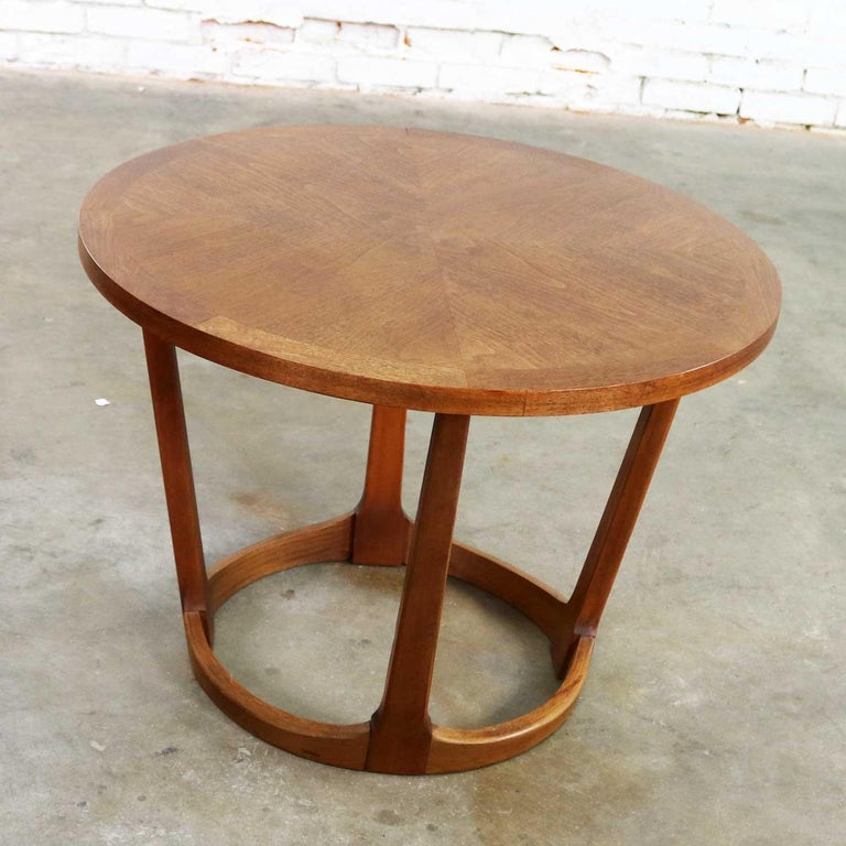 Mid-Century Modern Lane Round Drum End Table 997-22 from the Rhythm ...