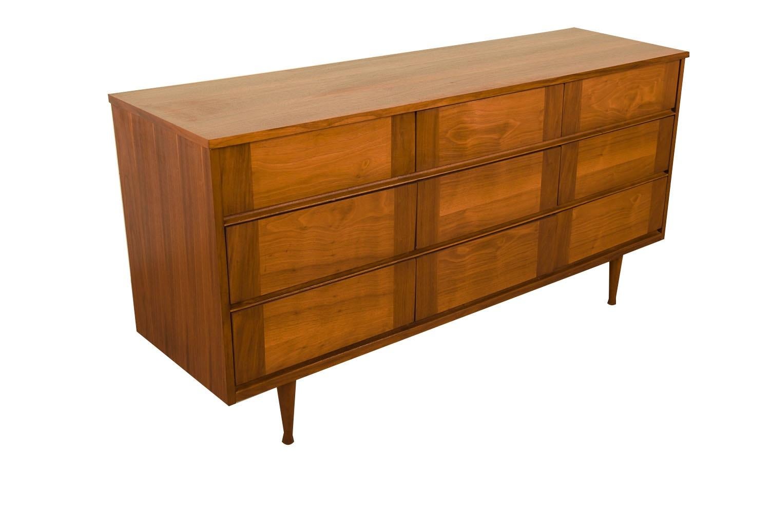 Mid-Century Modern Long Walnut Dresser For Sale at 1stDibs
