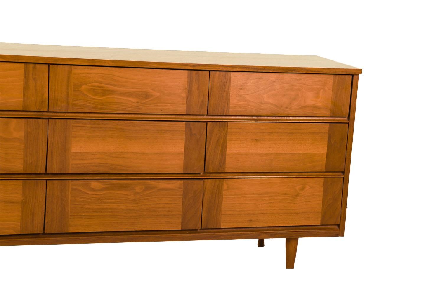 Mid-Century Modern Long Walnut Dresser For Sale at 1stDibs