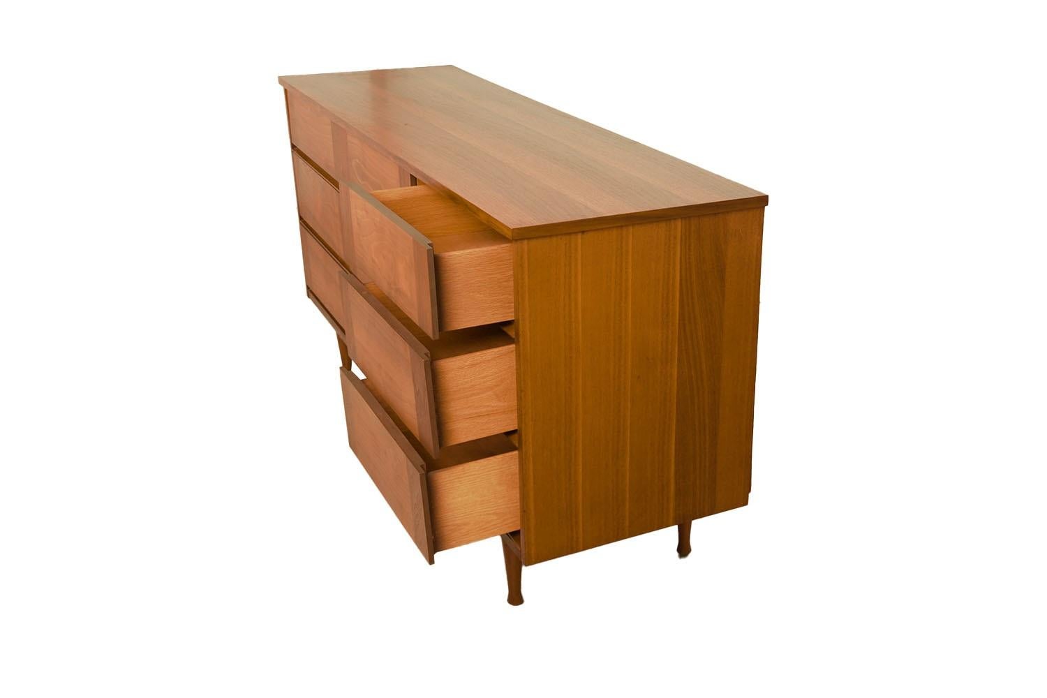 Mid-Century Modern Long Walnut Dresser For Sale at 1stDibs