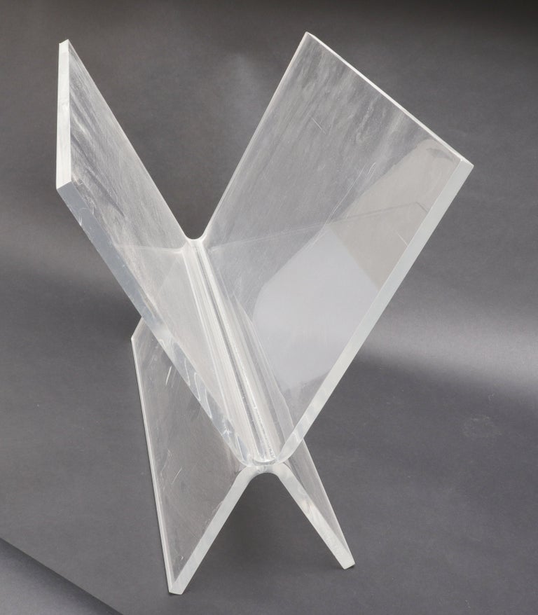 Mid-Century Modern Lucite Magazine Rack For Sale at 1stDibs