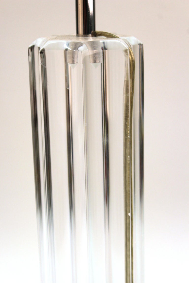 Mid-Century Modern Lucite Table Lamp with Lucite Shade For Sale at ...