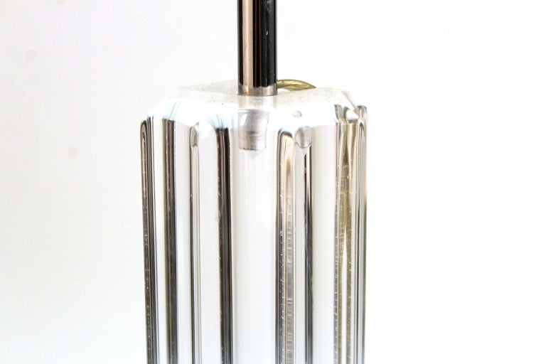 Mid-Century Modern Lucite Table Lamp with Lucite Shade For Sale at ...