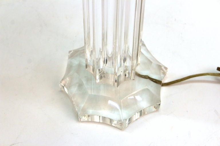 Mid-Century Modern Lucite Table Lamp with Lucite Shade For Sale at ...