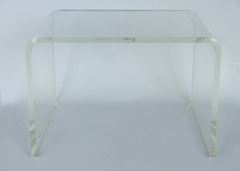 Mid-Century Modern Lucite Waterfall Side Table For Sale at 1stDibs