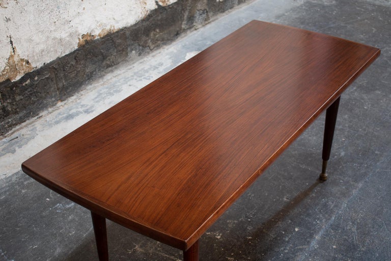 Mid-Century Modern Mahogany Coffee Table For Sale at 1stDibs