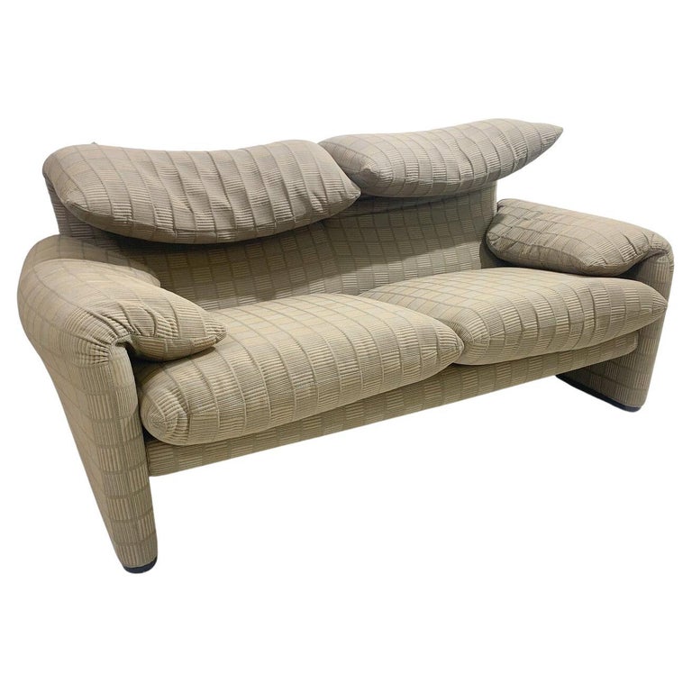 Mid-Century Modern "Maralunga" Sofa by Vico Magistretti for Cassina ...