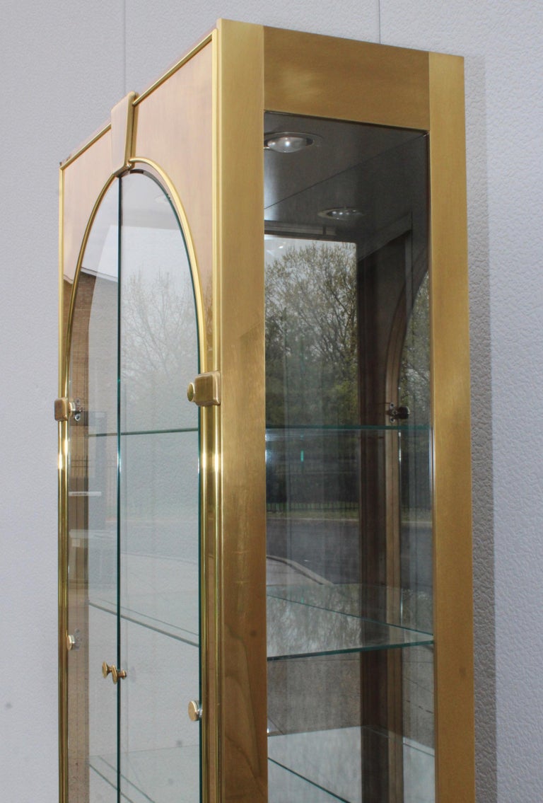 Mid-Century Modern Mastercraft Brass Vitrine at 1stDibs