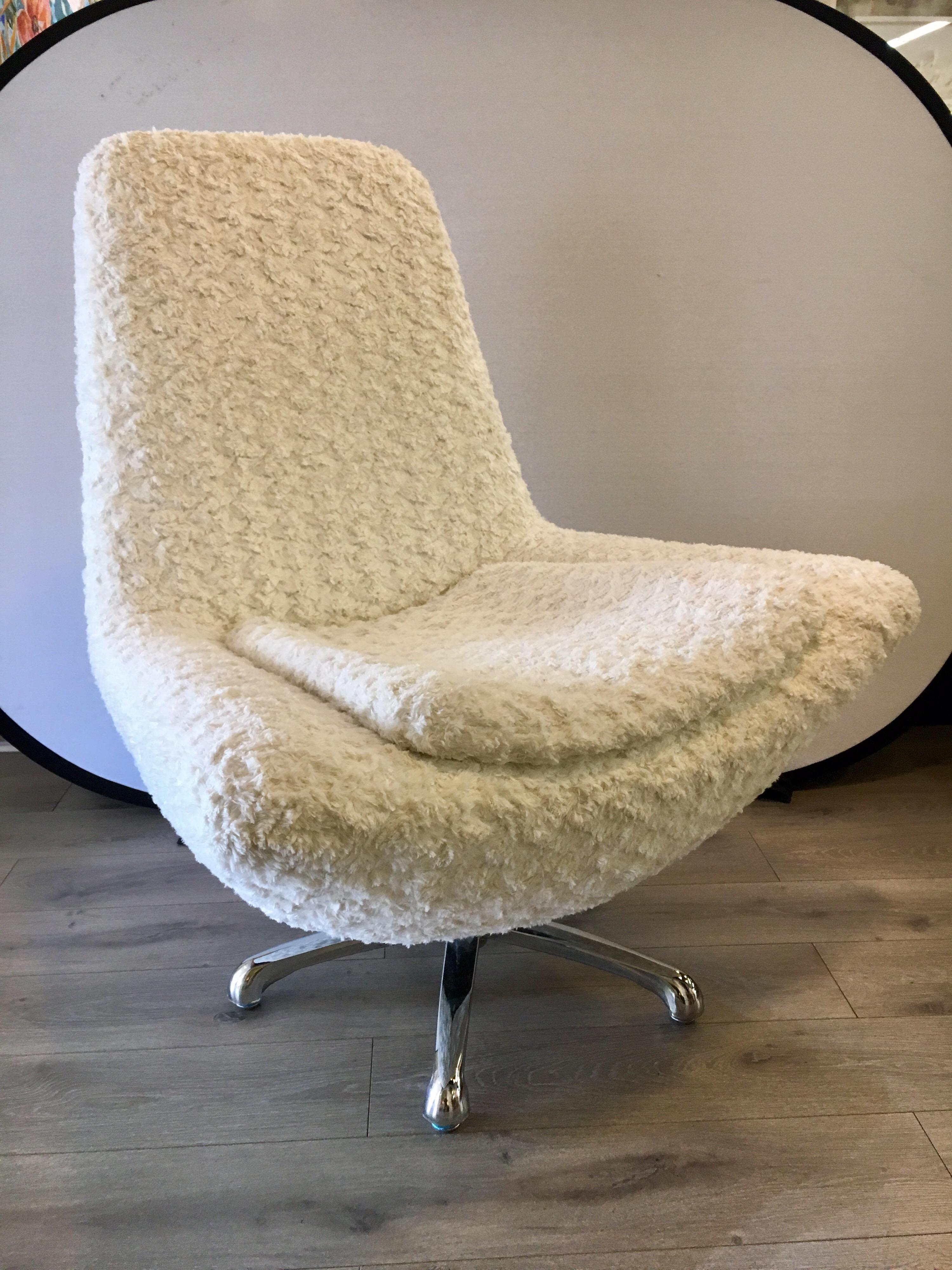 Mid-Century Modern Milo Baughman Style James Bond Swivel Lounge High ...