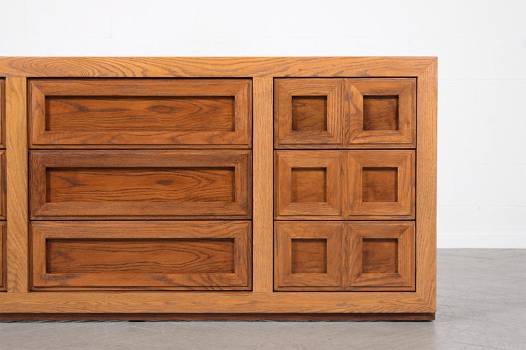 Mid-Century Modern Oak Chest of Drawers For Sale at 1stDibs