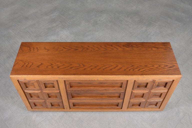 Mid-Century Modern Oak Chest of Drawers For Sale at 1stDibs