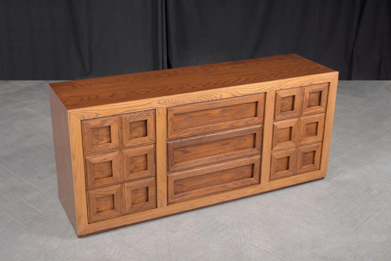 Mid-Century Modern Oak Chest of Drawers For Sale at 1stDibs