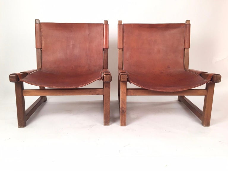 Mid-Century Modern Paco Muñoz Hunting Chairs, Walnut and Leather For ...
