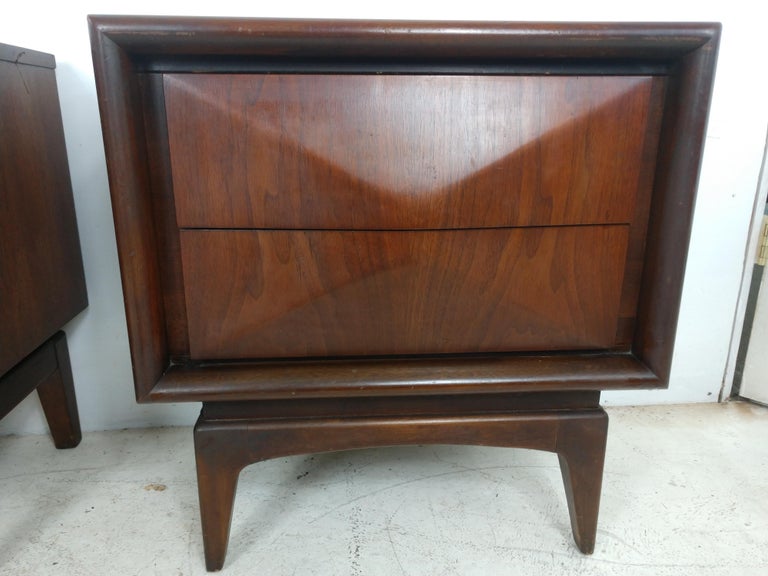 Mid-Century Modern Pair of Diamond Faced Night Tables United Furniture ...