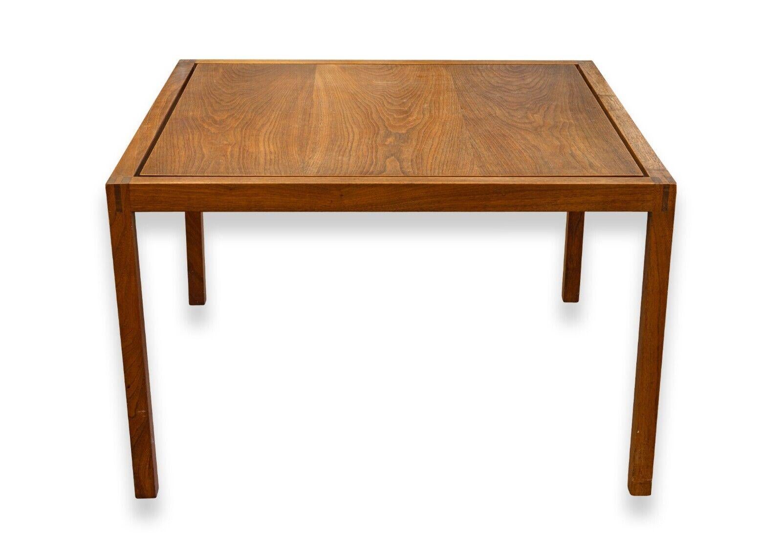 Mid Century Modern Pair of Knoll Walnut Square End Side Tables For Sale ...