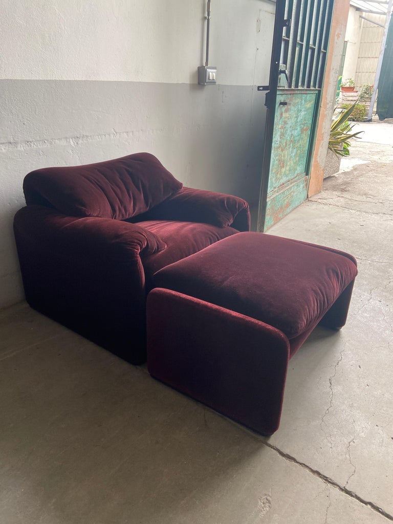 Mid-Century Modern Pair of "Maralunga" Ottomans by Vico Magistretti for ...