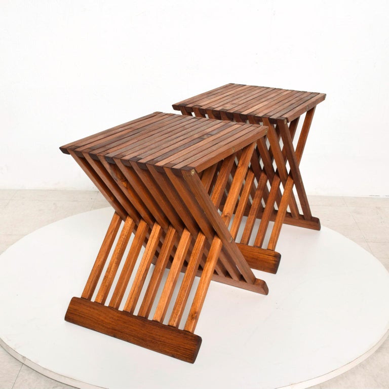 Mid-Century Modern Pair of Teak Folding Side Tables For Sale at 1stDibs