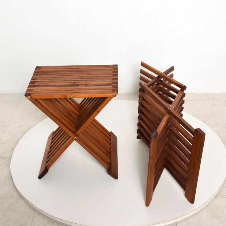 Mid-Century Modern Pair of Teak Folding Side Tables For Sale at 1stDibs