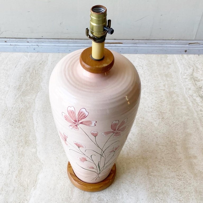 Mid-Century Modern Pink Floral Table Lamp For Sale at 1stDibs