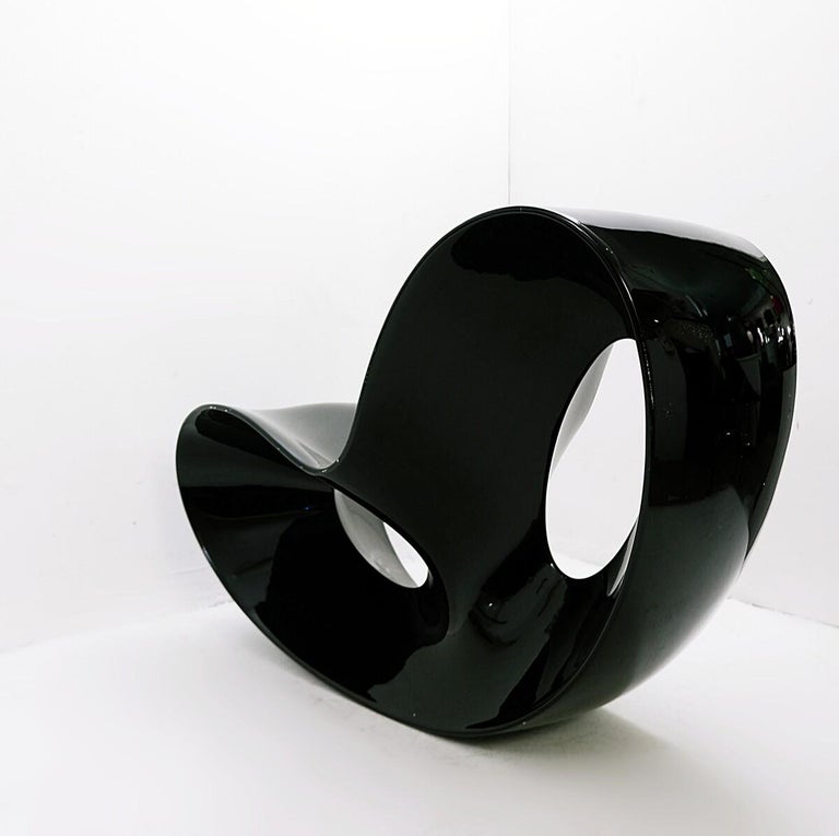 Mid Century Modern Rocking-chair "Voido" by Ron Arad in polyéthylène ...