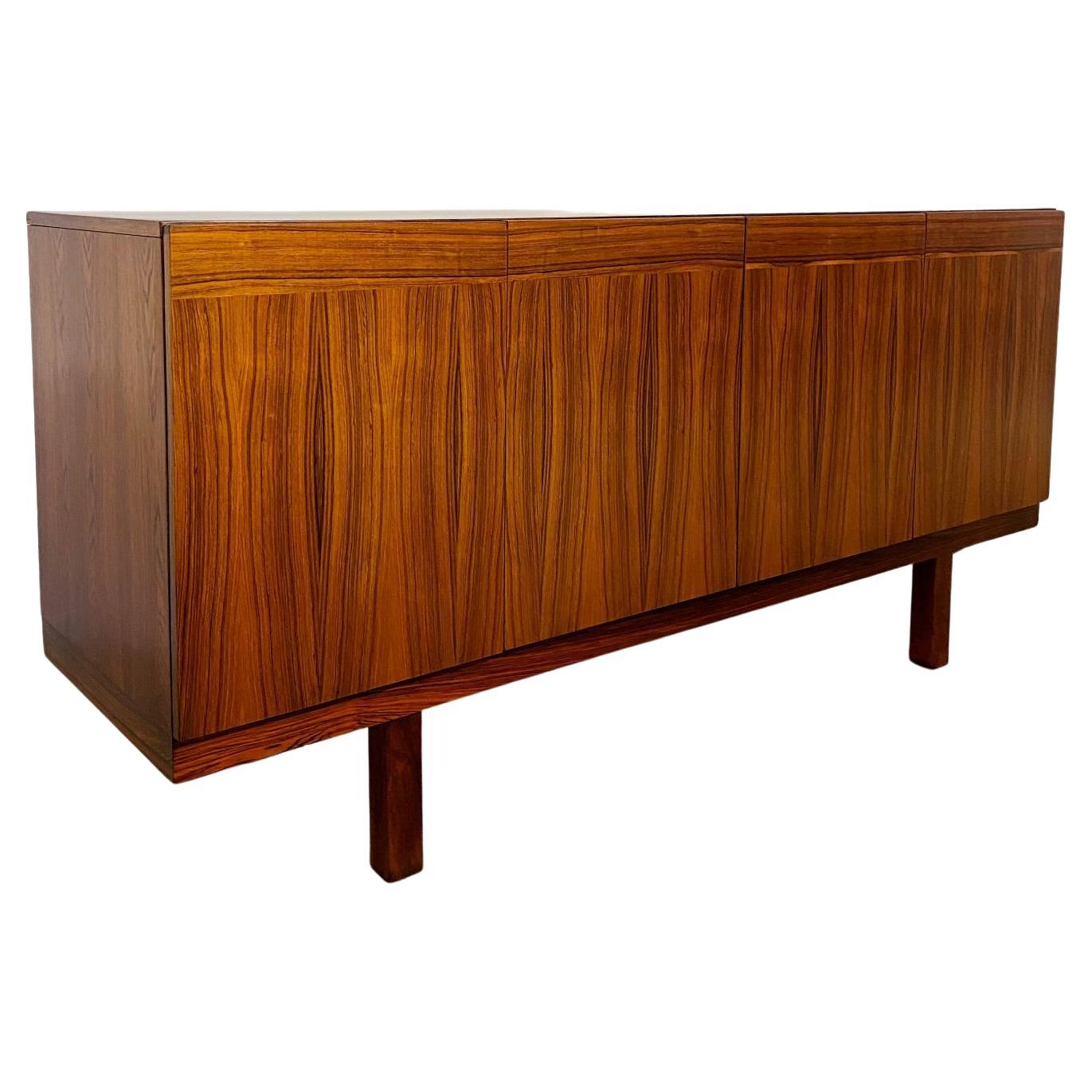 Mid-Century Modern Rosewood Credenza For Sale at 1stDibs