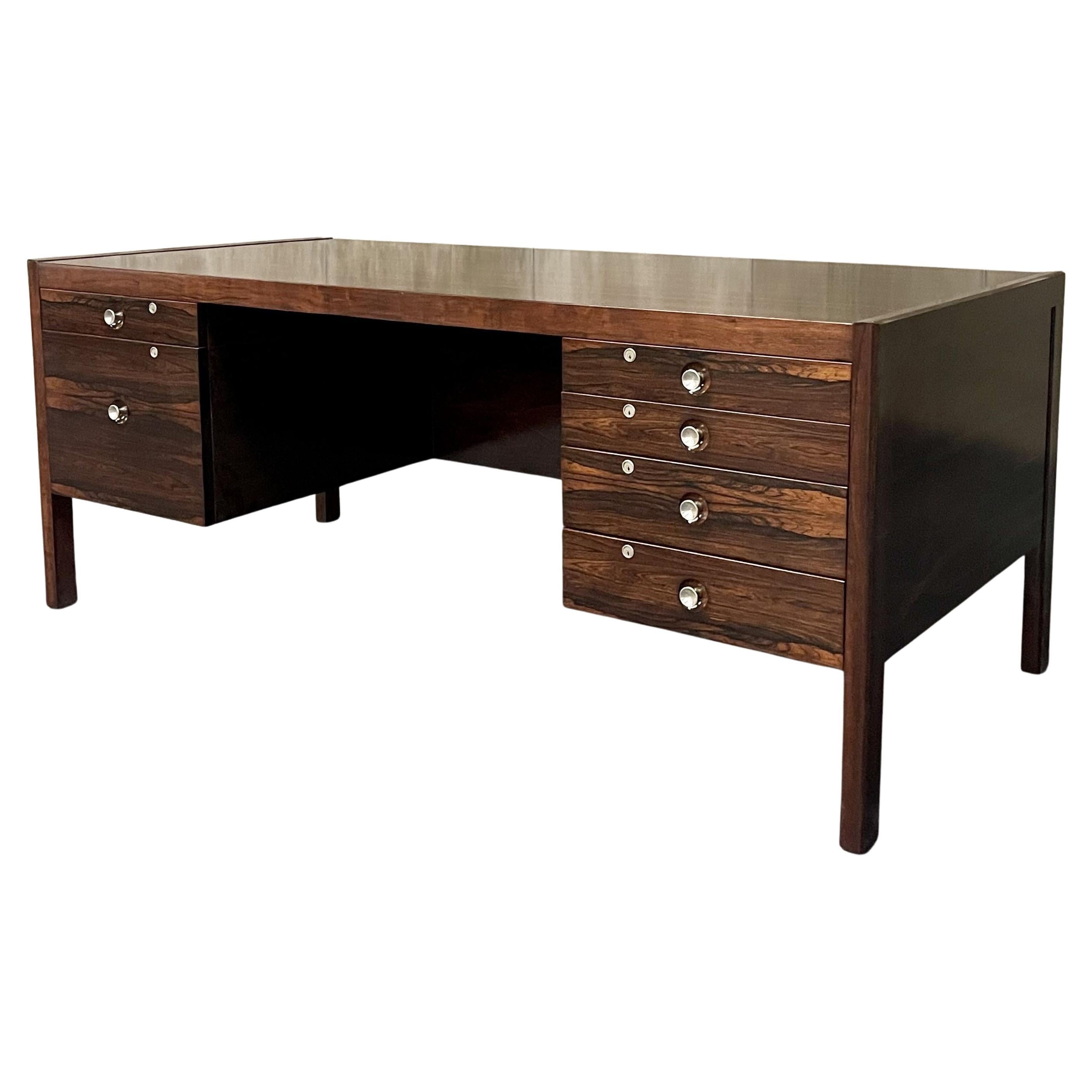 Mid-Century Modern Style Desk, Mahogany Finish For Sale at 1stDibs