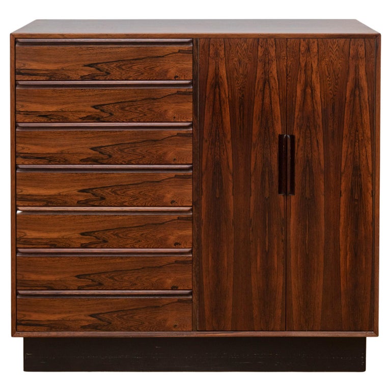 Mid-Century Modern Rosewood Dresser by Westnofa For Sale at 1stDibs