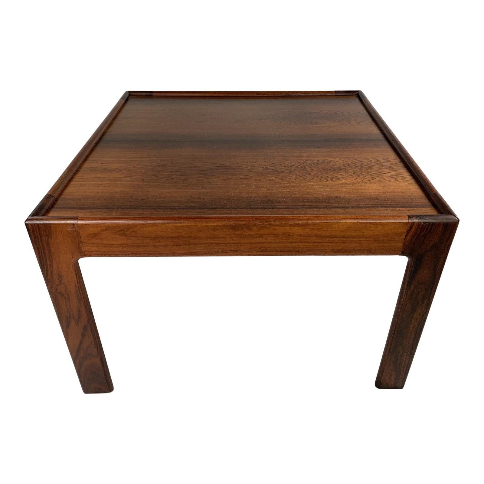 Mid-Century Modern Side Table with Built in Lamp For Sale at 1stDibs