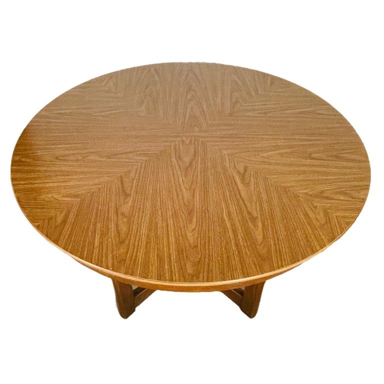 Mid-Century Modern Round Walnut Dining Table For Sale at 1stDibs