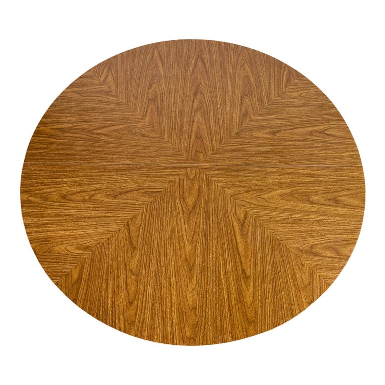 Mid-Century Modern Round Walnut Dining Table For Sale at 1stDibs