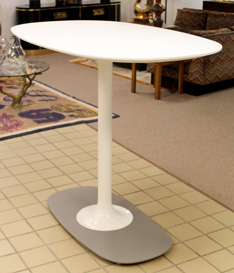 Mid-Century Modern Saarinen Style Oval White Hi High Top Bar Table ...