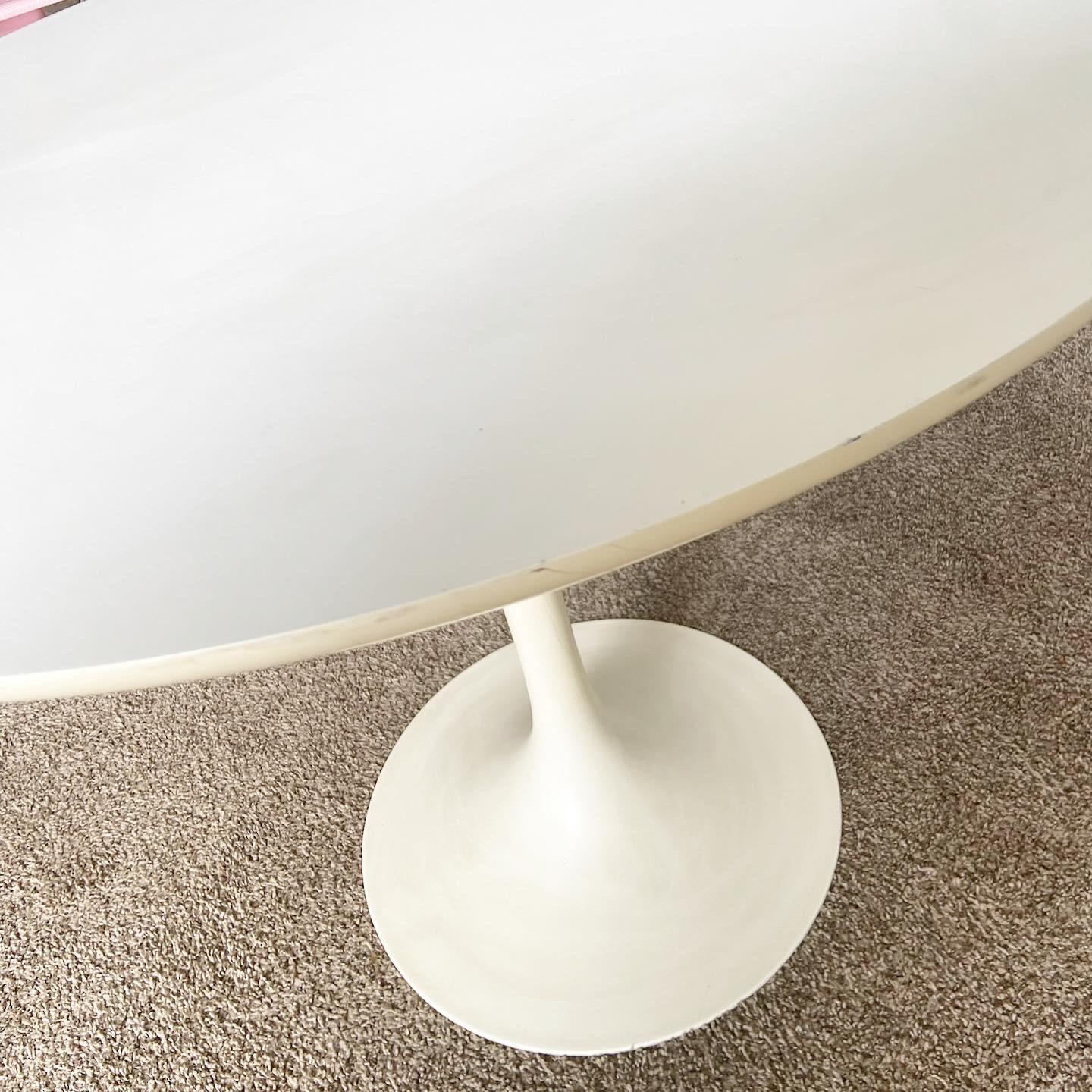 Mid Century Modern Saarinen Style White Circular Tulip Table For Sale ...