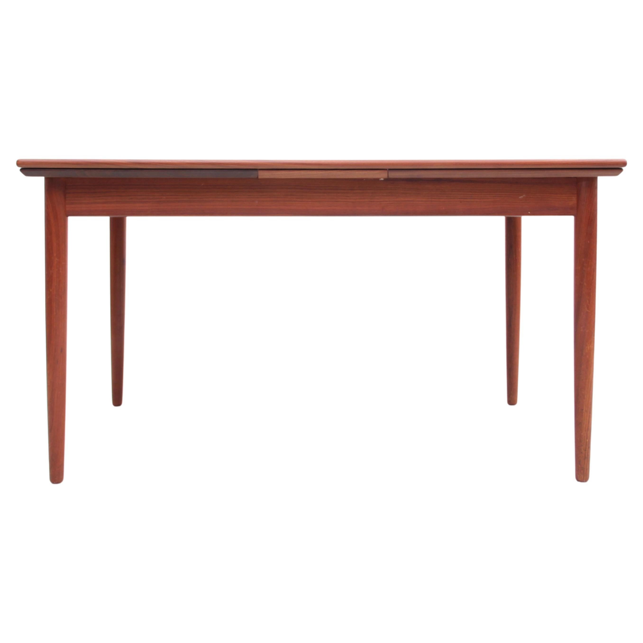 Mid-Century Modern Scandinavian Round Dining Table in Teak 6/10 Seat at ...