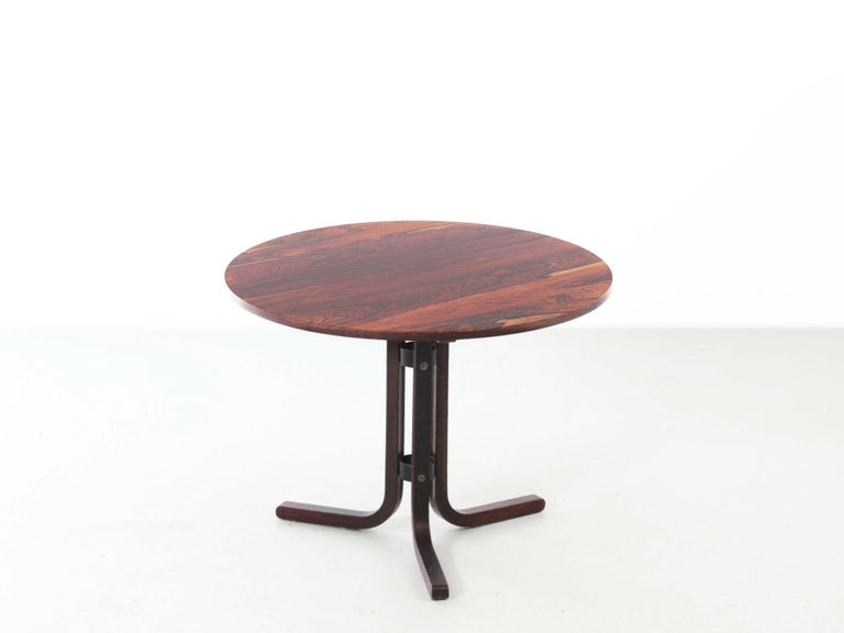 Mid century modern scandinavian side table in rosewood For Sale at 1stDibs