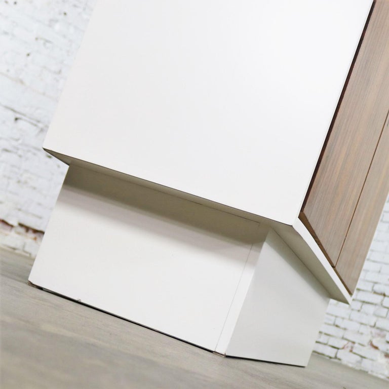 Mid-Century Modern Scandinavian Style China Display Cabinet, White Case ...