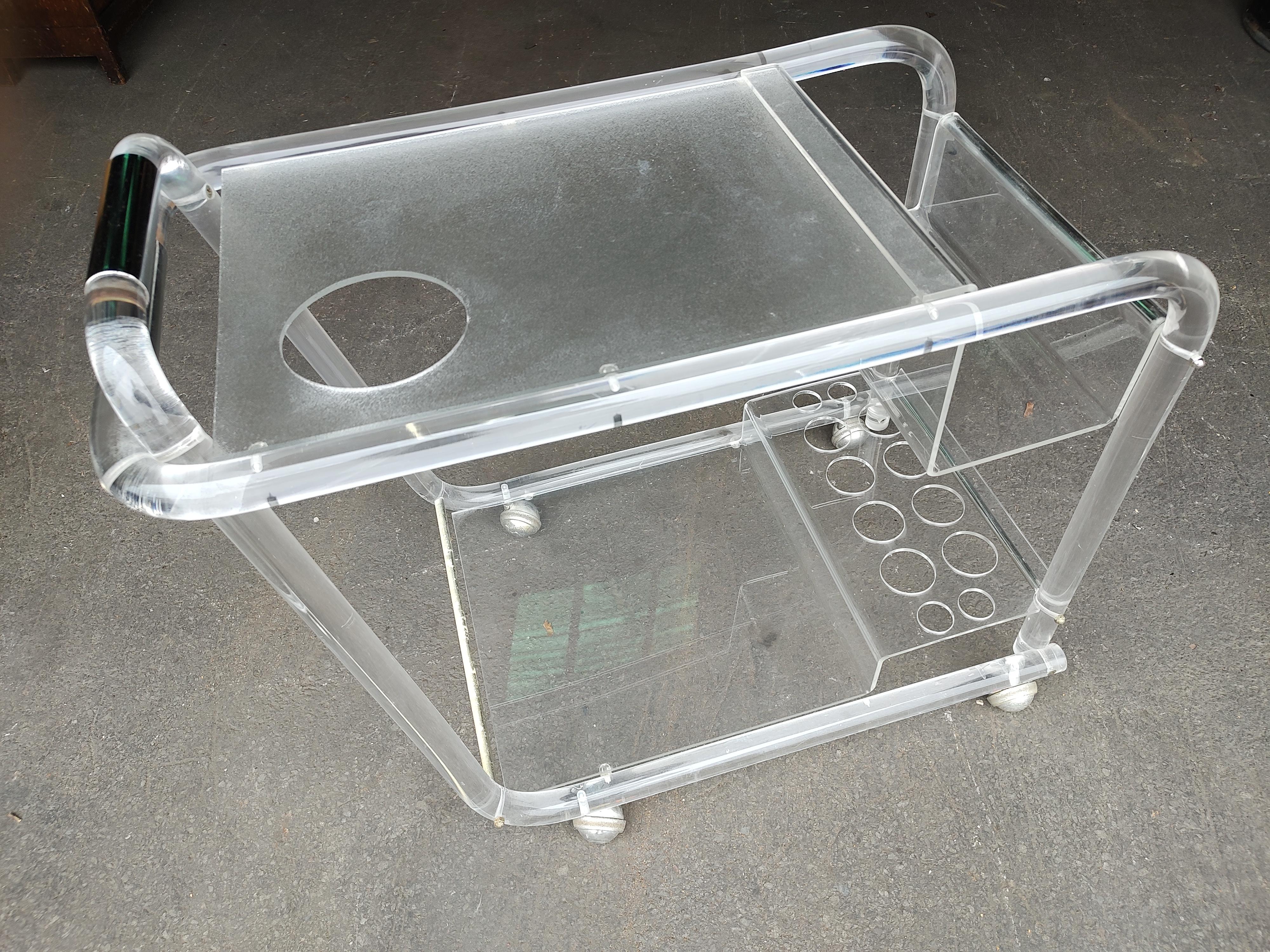 Mid-Century Modern Sculptural Tubular Lucite Bar Cart For Sale at 1stDibs