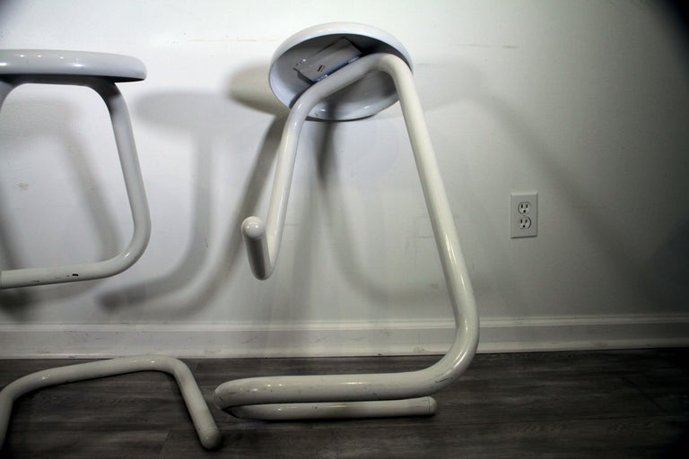 Mid-Century Modern Set of 3 1970s Tubular Paperclip Stools by Kinetic ...