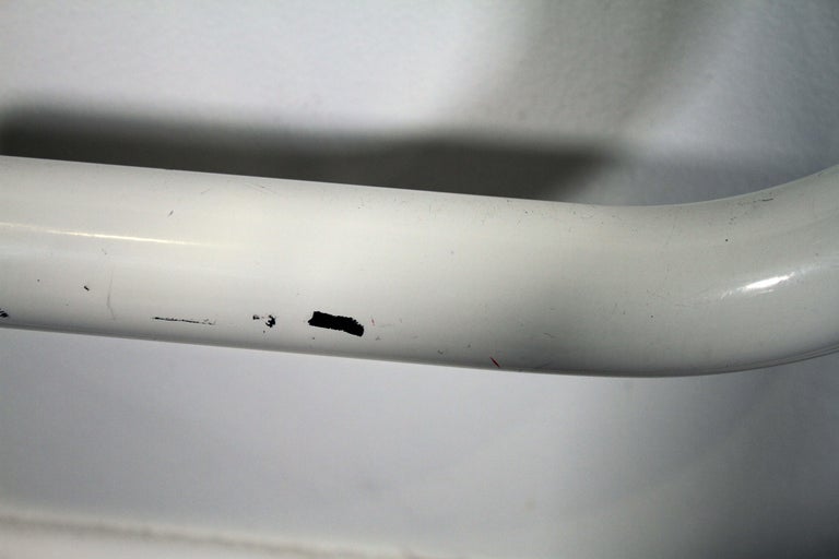 Mid-Century Modern Set of 3 1970s Tubular Paperclip Stools by Kinetic ...